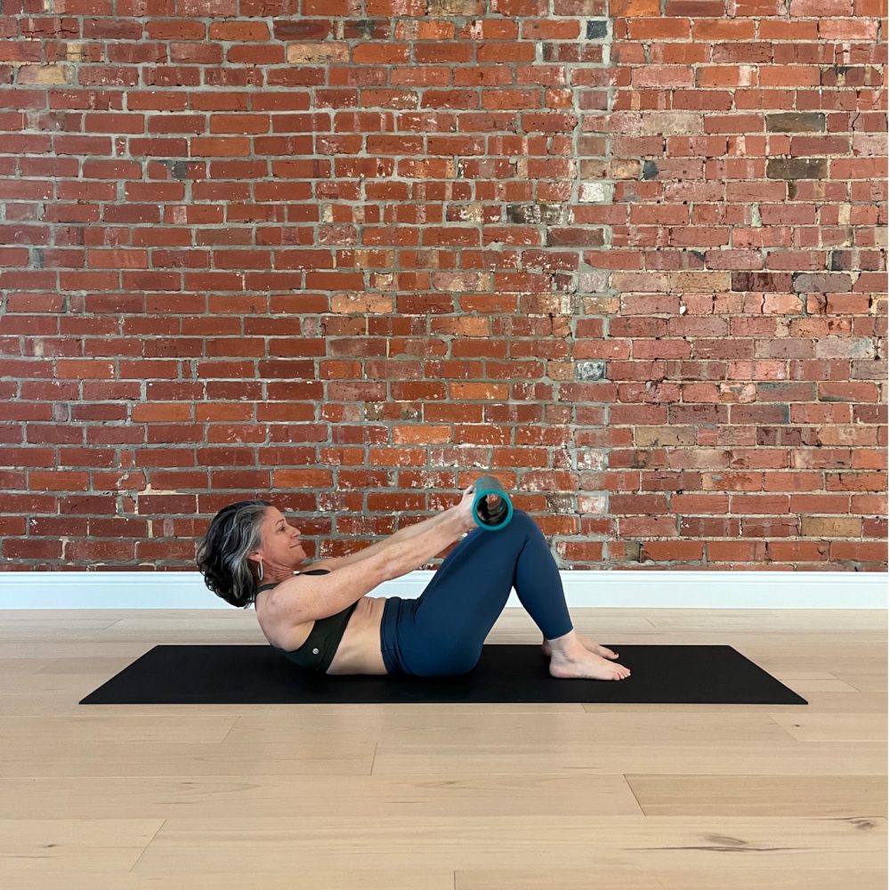 ViPR for teaching spinal shapes | FitPro Blog